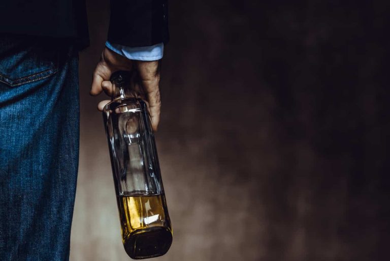 5 Ways Alcohol Destroys Relationships - Ocean Recovery Centre